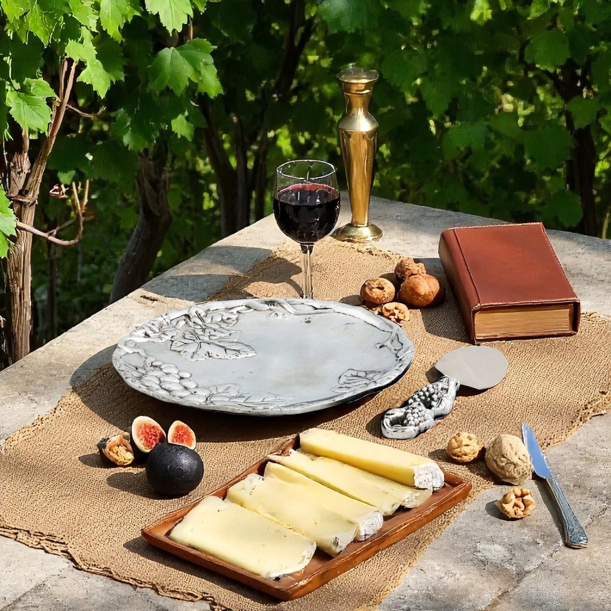 Elegant Grape Plate with Server: Perfect for Alfresco Dining Events ...