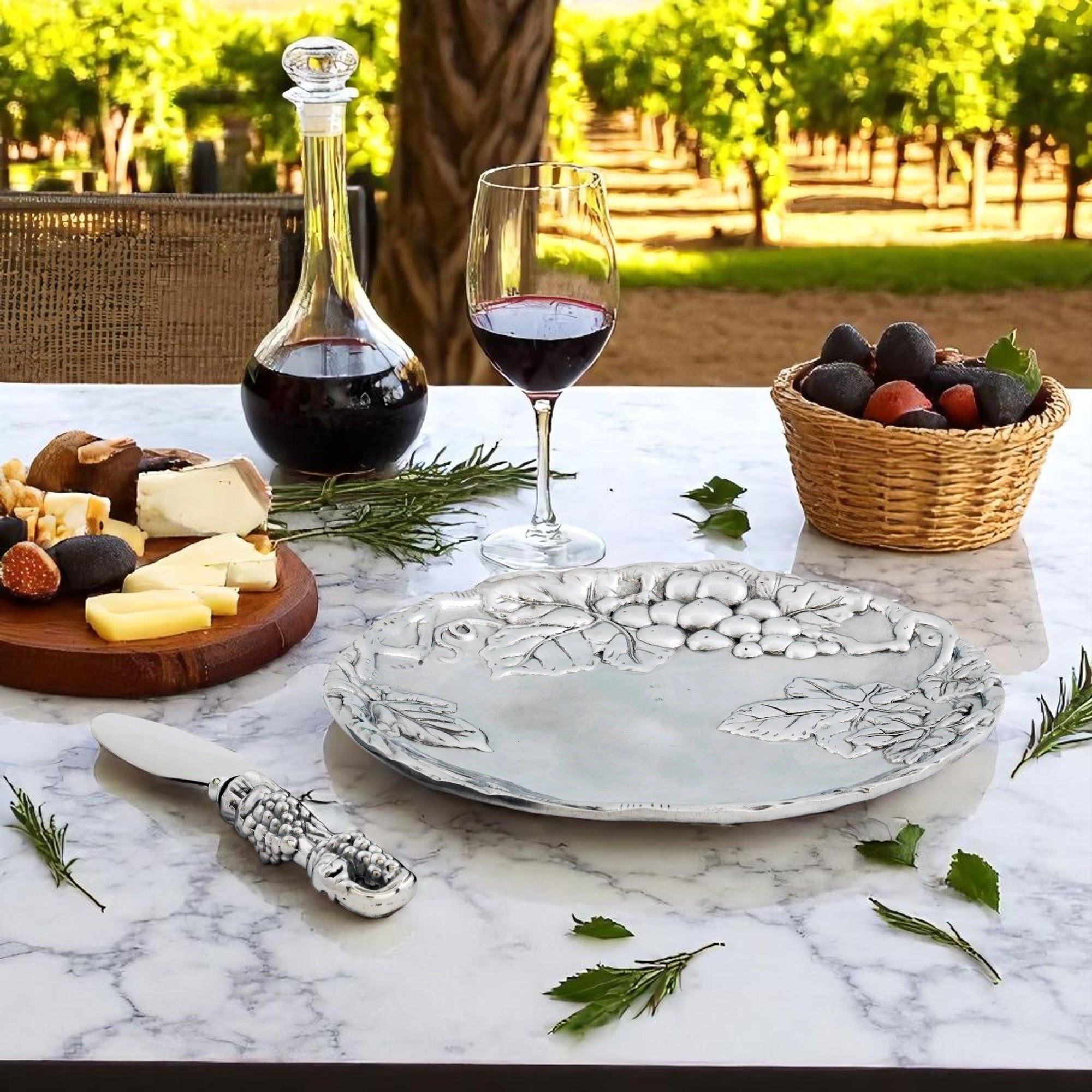 Elegant Grape Plate with Server: Perfect for Alfresco Dining Events ...